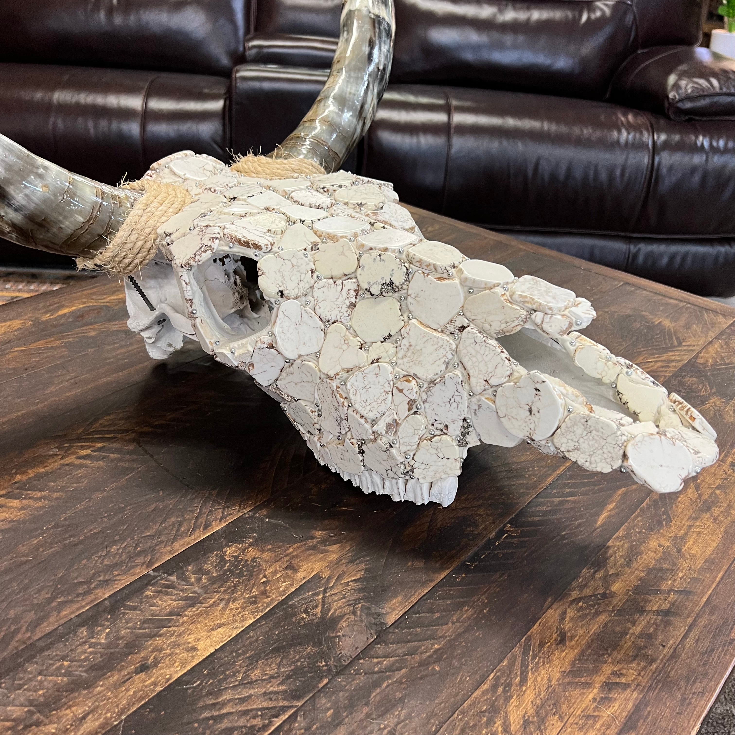 Flat Stone Cow Skull (White Flat Stone) – Rustic Furniture Depot